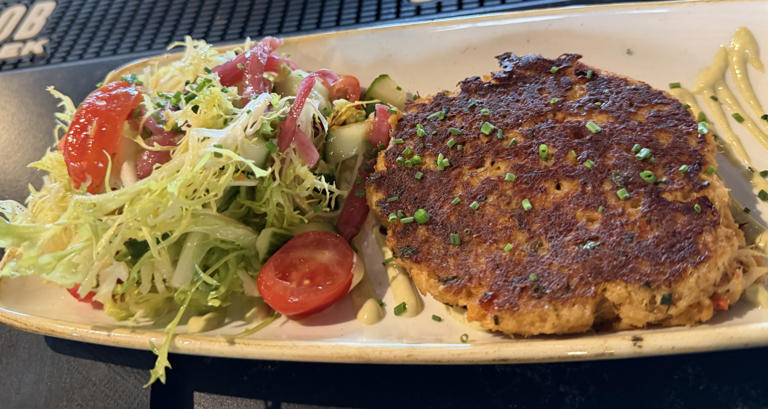 Happy hour project: Alley Cat Oyster Bar offers warm welcome in the ...