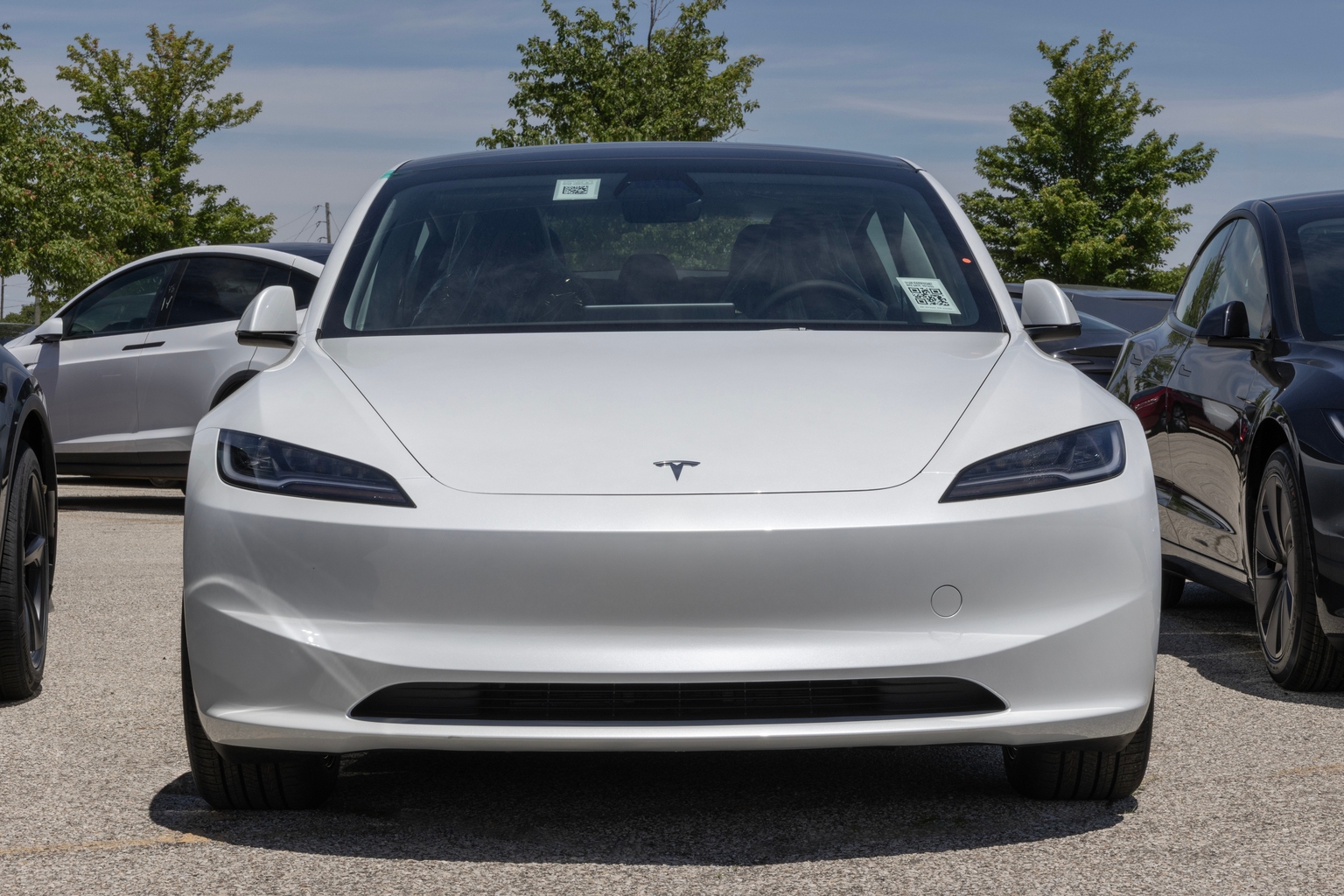 Tesla sees deliveries fall 16% in Q4 as EV tax credit expiration factors in