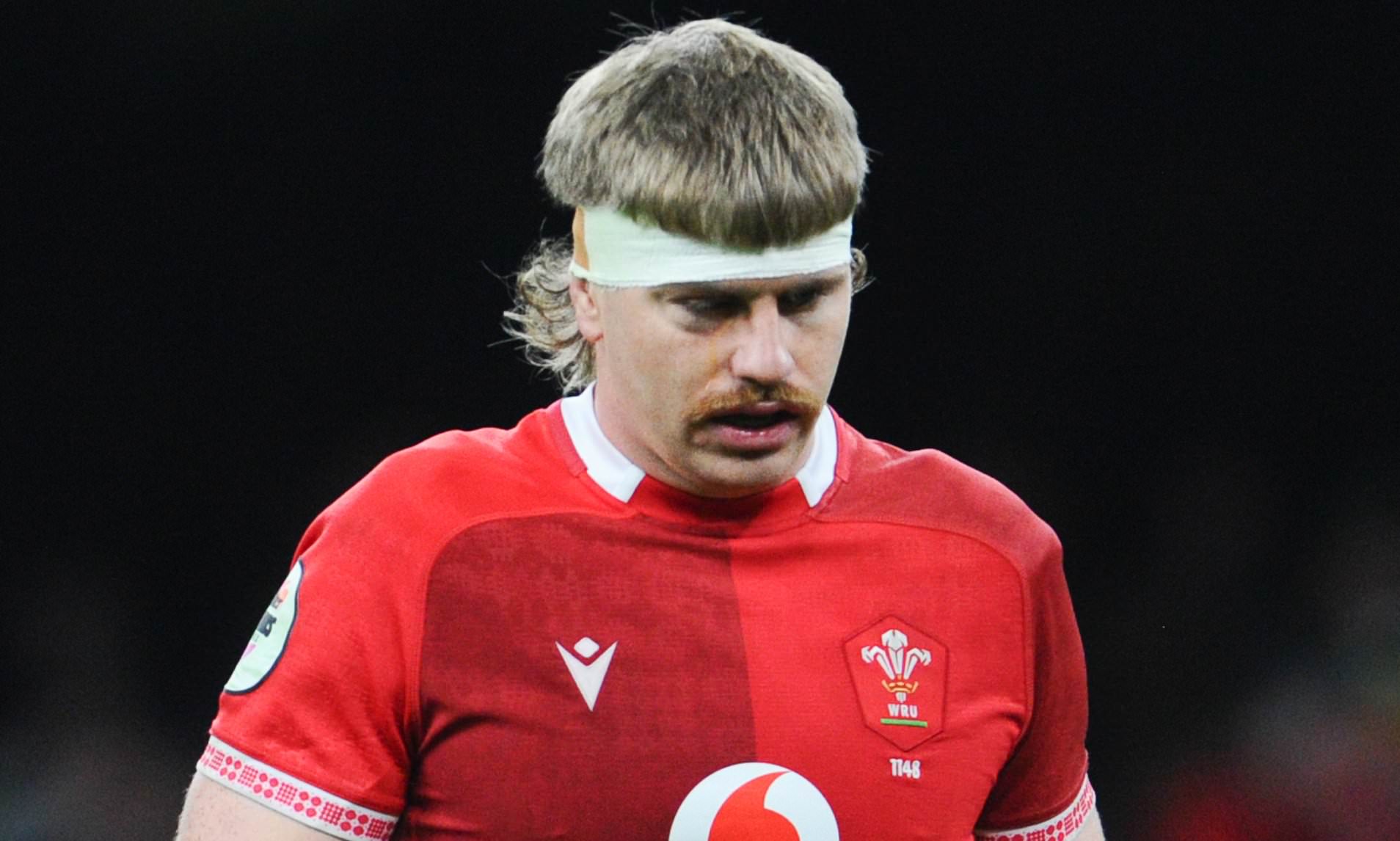 Aaron Wainwright quits Welsh rugby for Leicester as he becomes latest ...