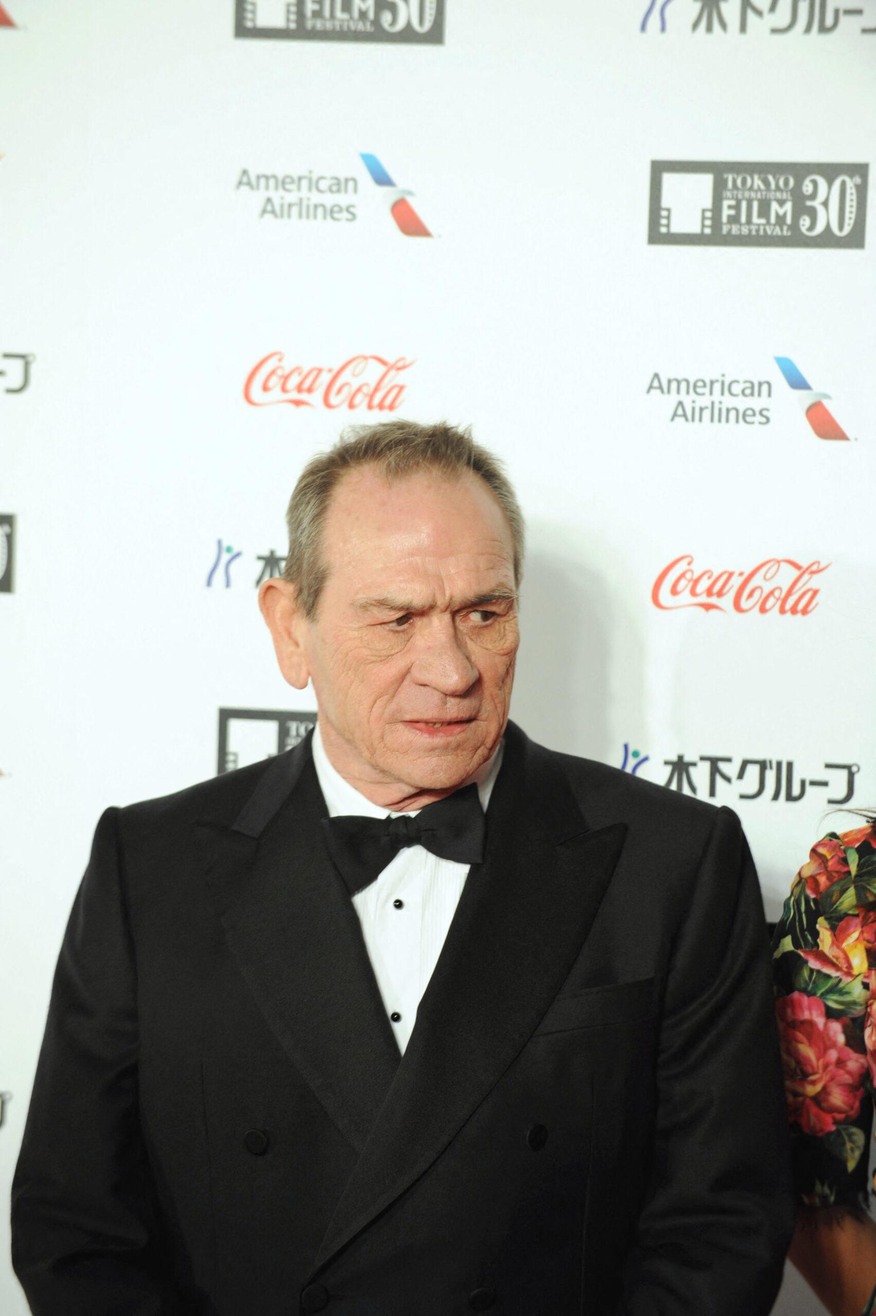 Chilling 911 audio sheds new light on Tommy Lee Jones' loss