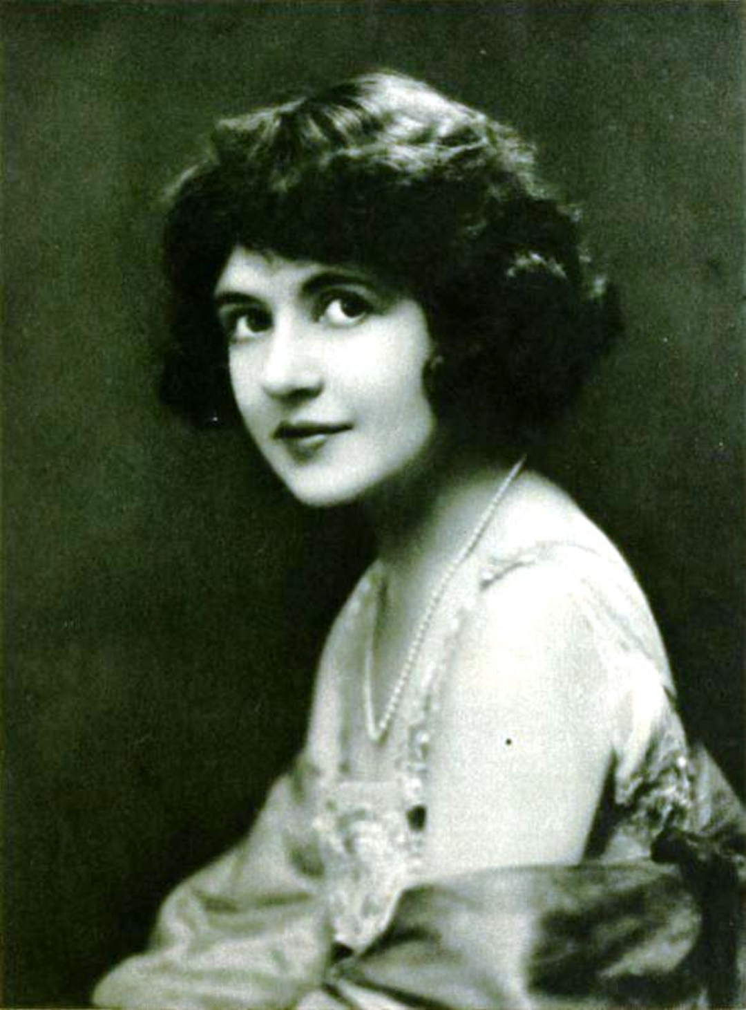 20 famous female silent film stars from the 1910s