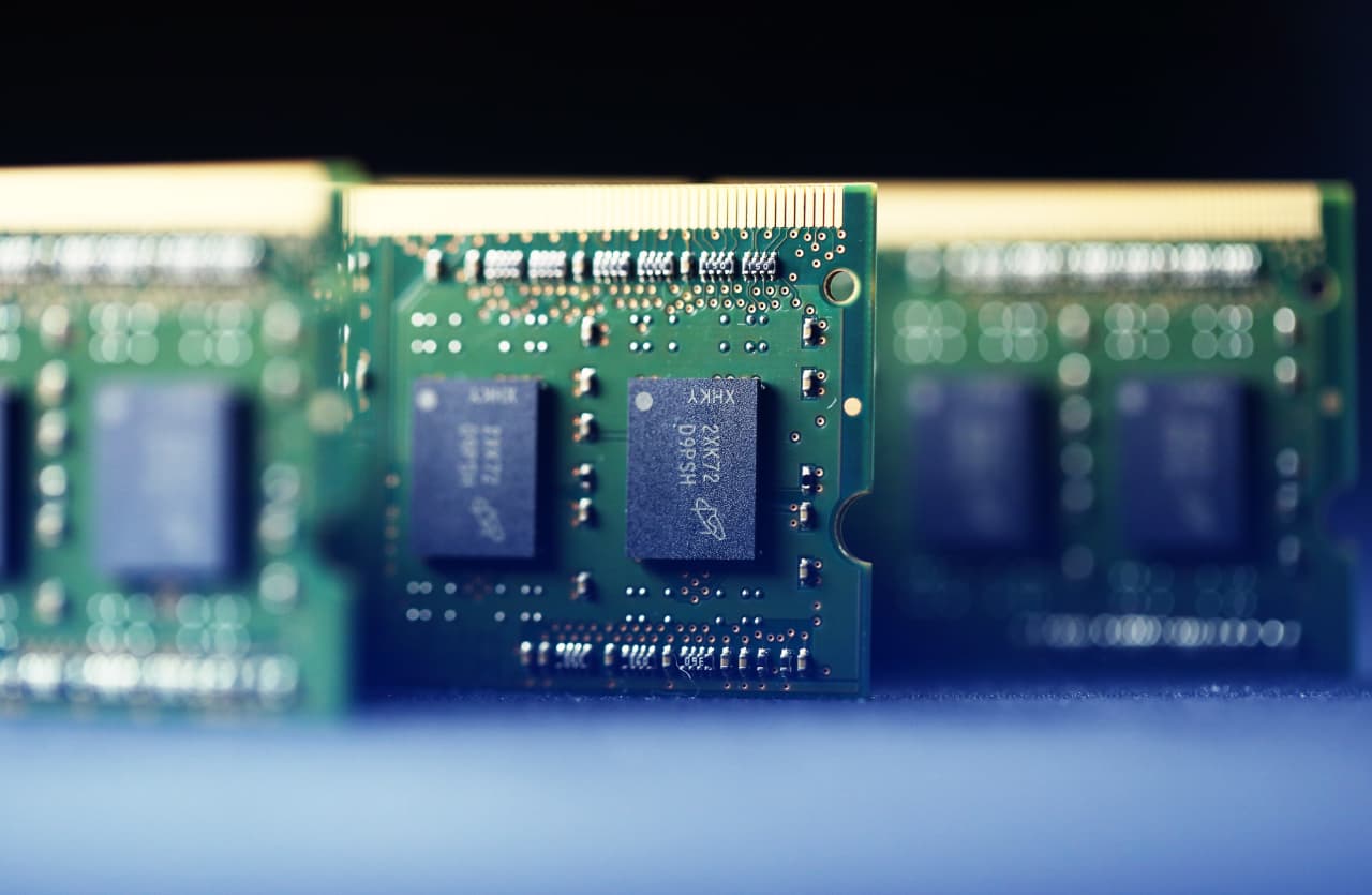 Micron stock drops again but this powerful catalyst can reignite rally
