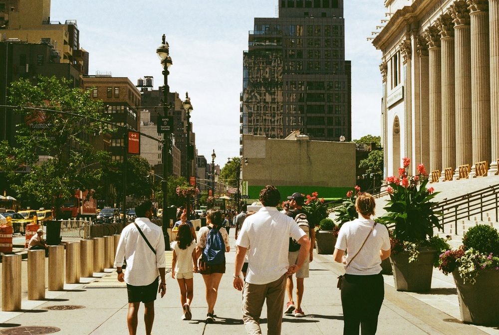 Tips for avoiding tourist traps abroad
