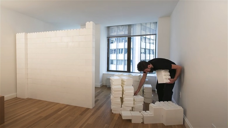Build customizable new walls in your home with giant LEGO-style ...