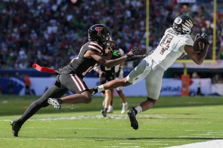 Quarterfinals report card: High defensive grades after dominant effort