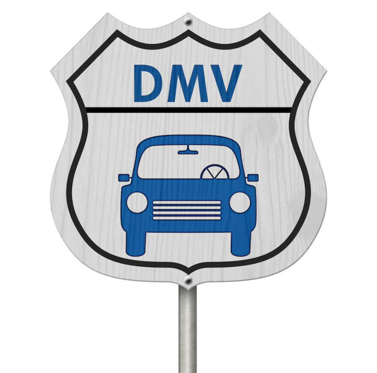 Miles de ciudadanos deberán reemplazar su Real ID por error de software