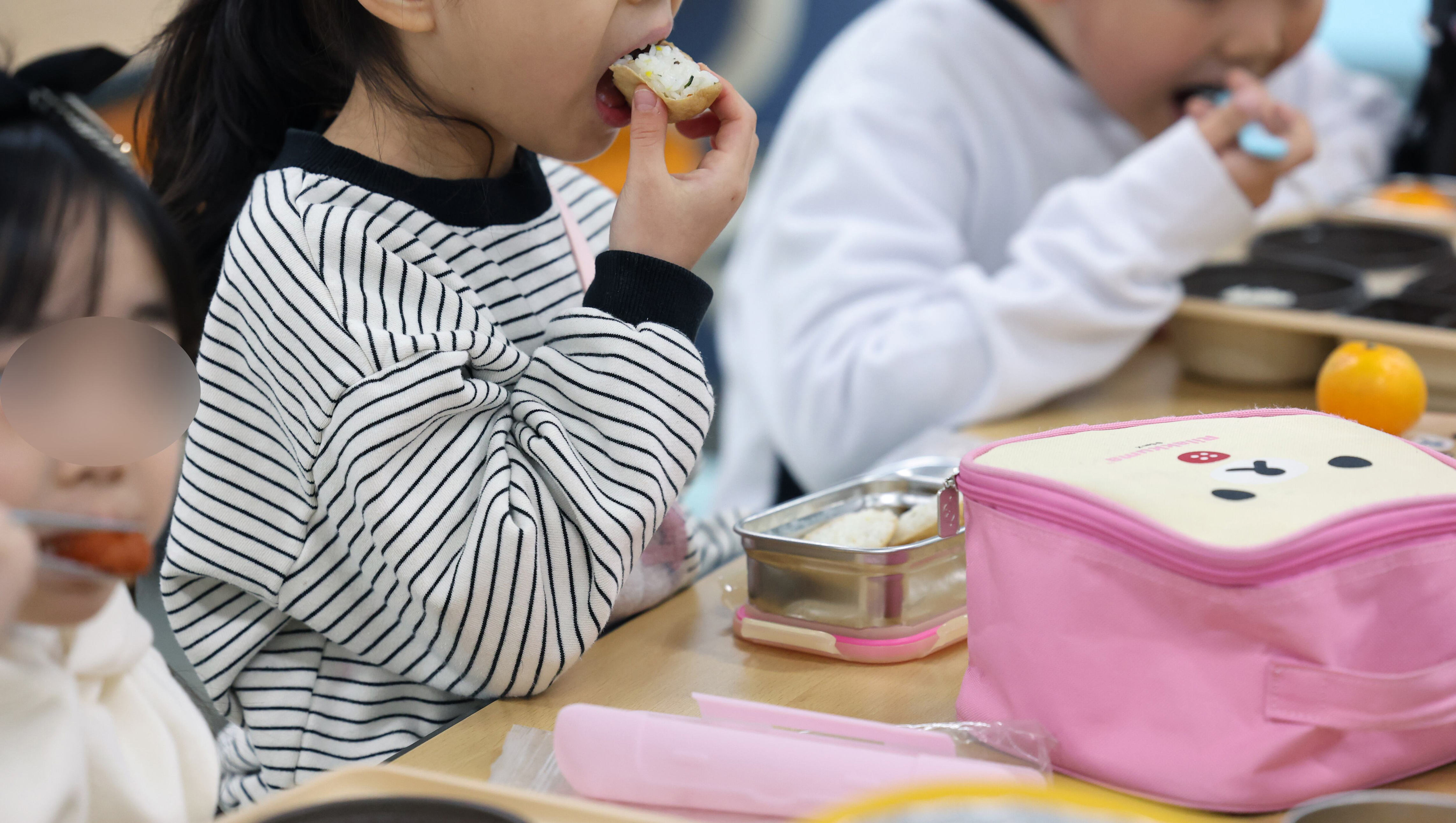 Meal-providing academies fill childcare void during winter break