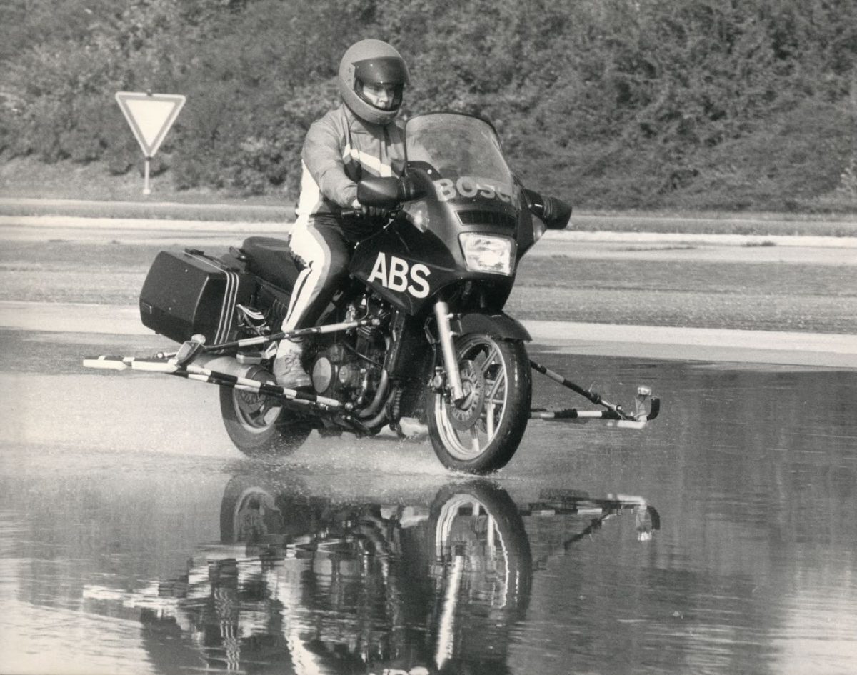 Bosch celebra 30 anni di ABS e apre la strada all’MSC per le motociclette