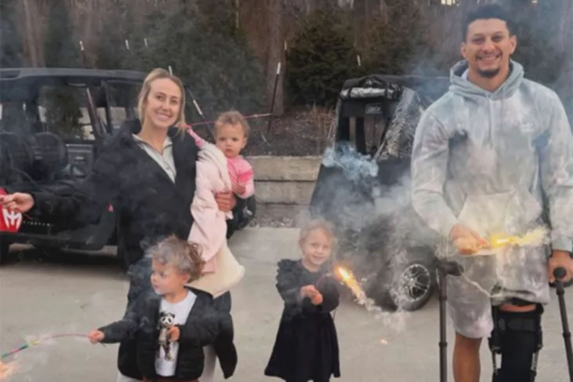 Patrick Mahomes gives behind-the-scenes look at rehab in New Year’s post