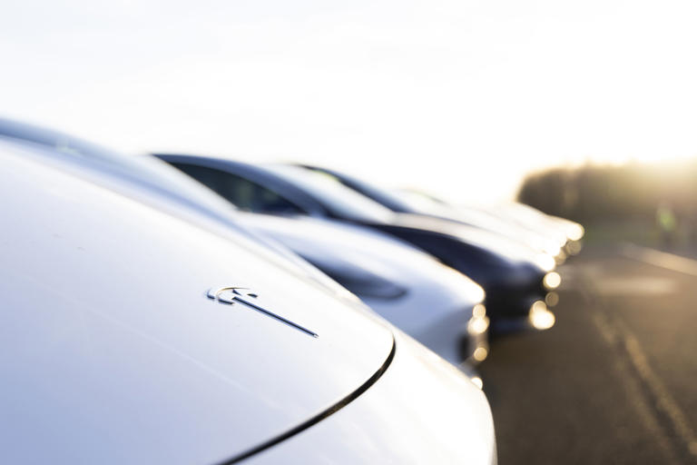 Tesla voorbijgestoken door BYD als grootste bouwer elektrische wagens