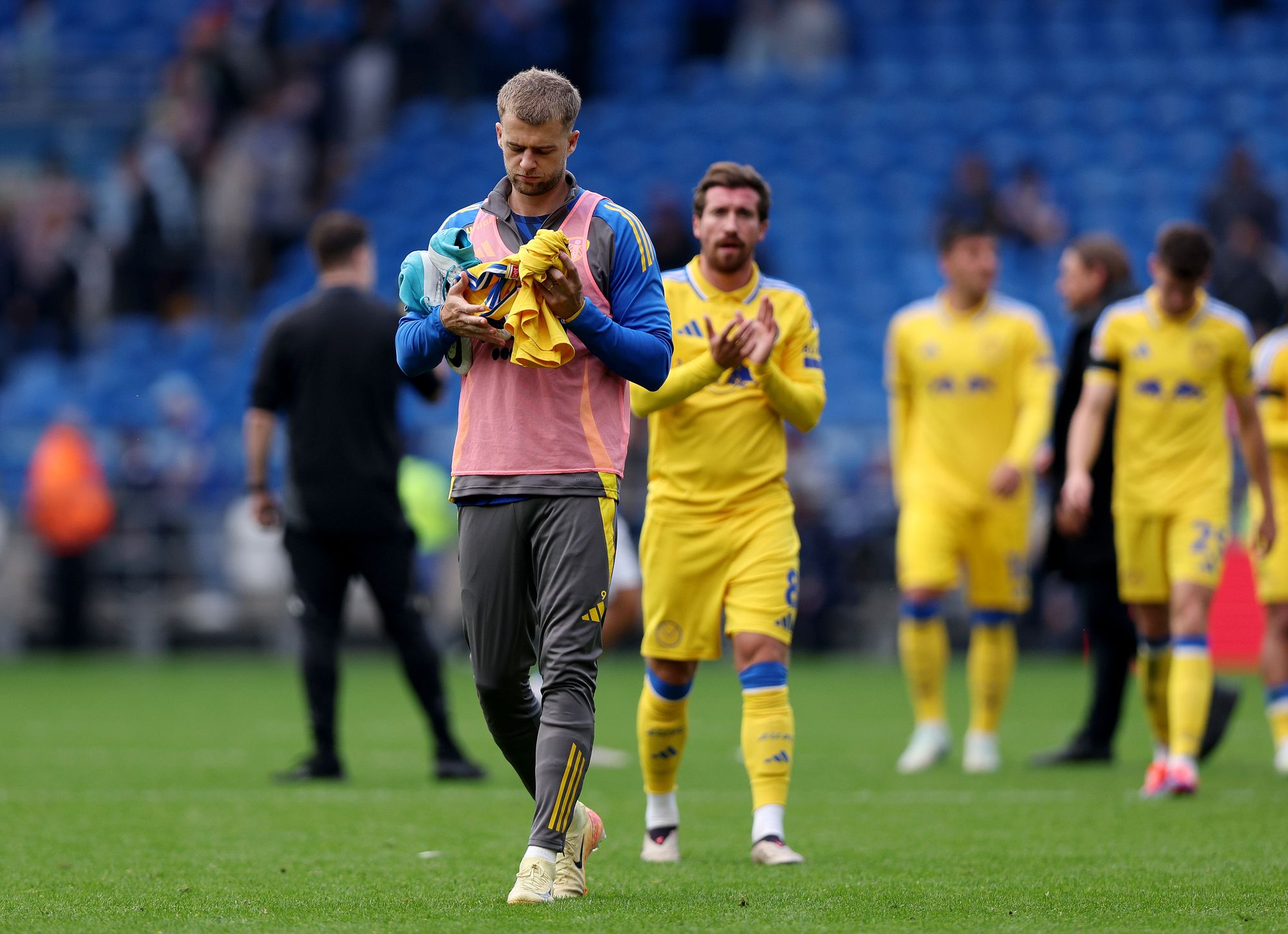 Sheffield United 'advancing' in talks with ex-Leeds United and ...