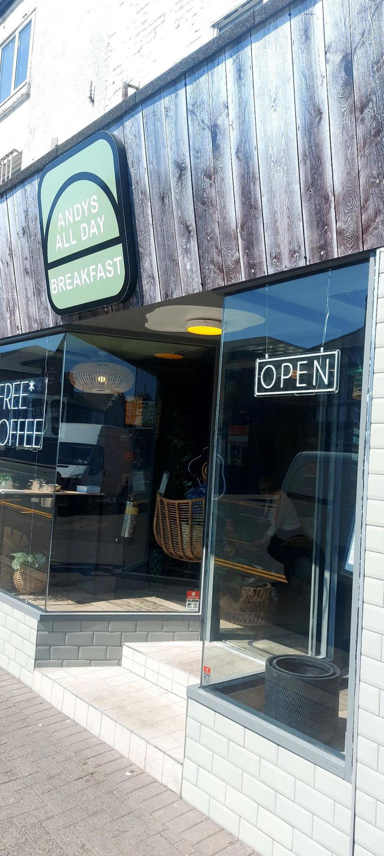 8 Wigan eateries which earned a lowly one star hygiene rating following ...