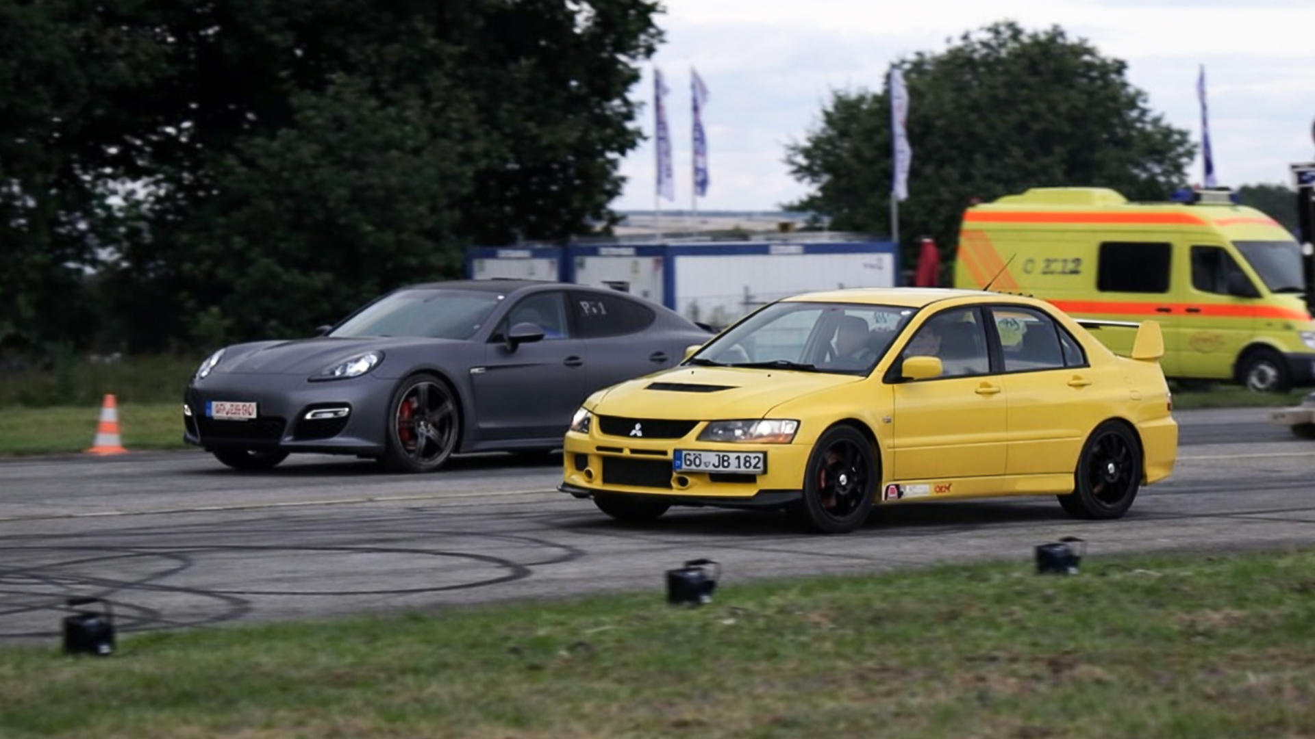 Panamera and Evo 9 compete in quarter mile race