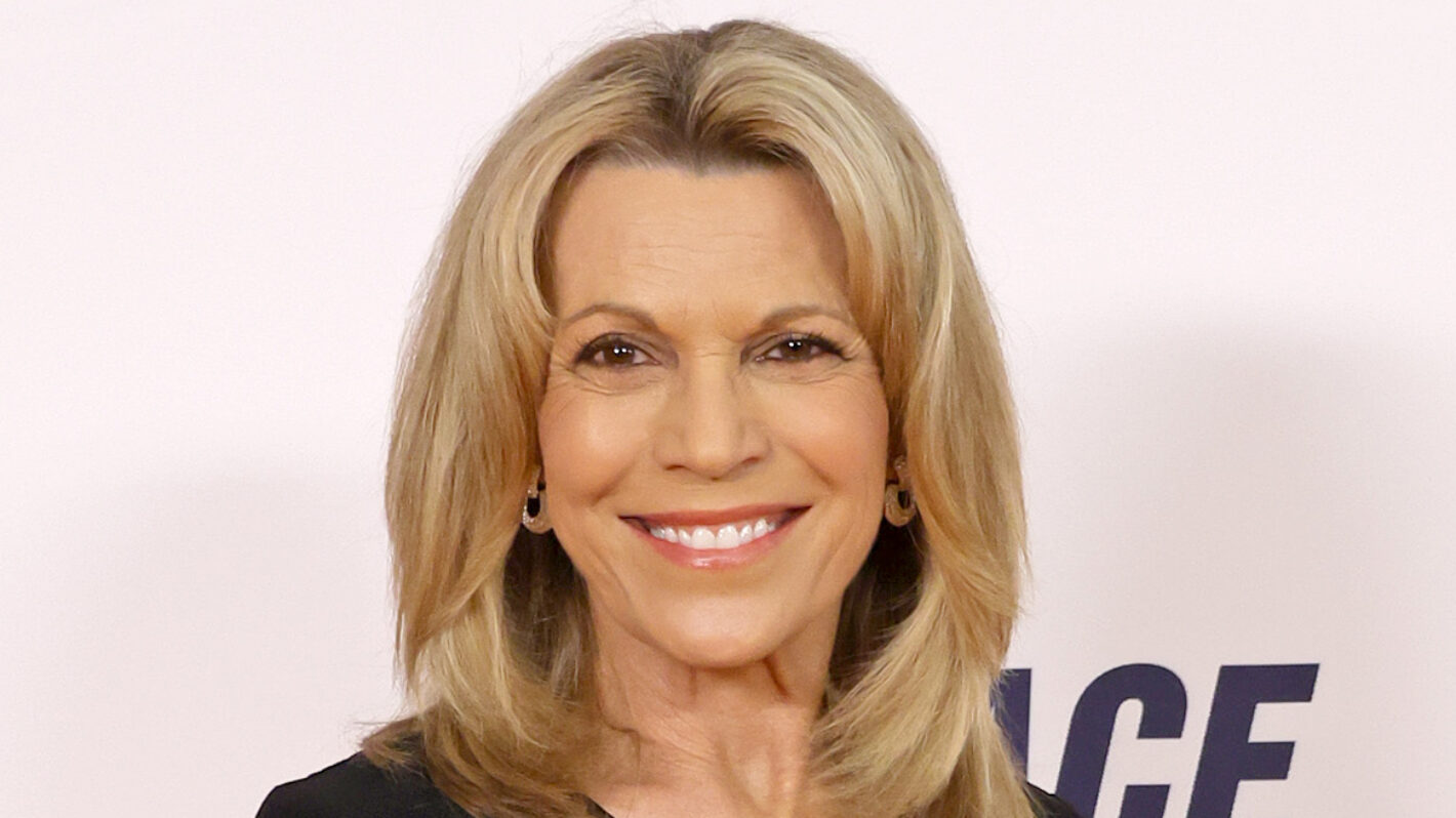 Vanna White shares rare photo with kids & longtime boyfriend