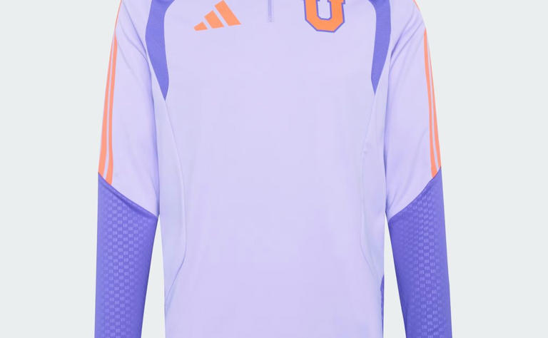 Púrpura brillante: Así es la rupturista nueva indumentaria de U de ...