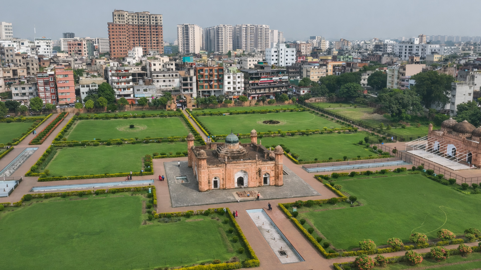 A fort in the middle of the city
