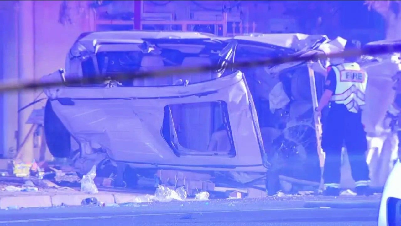 1 killed, 5 hurt in Glendale rollover crash