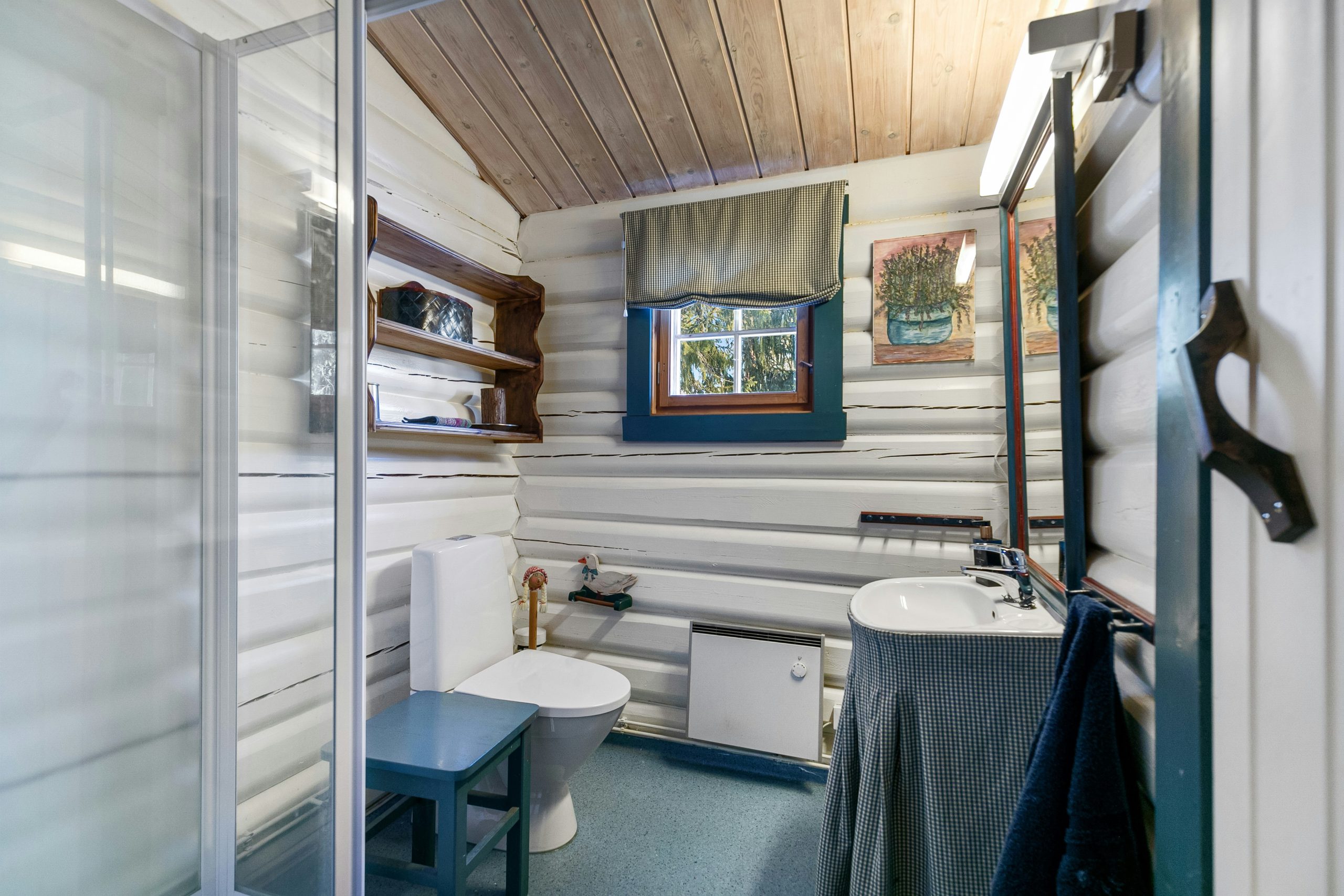 Simple cabins in the woods to book