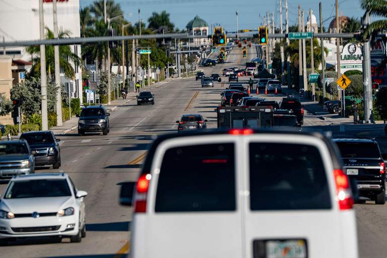 Trump stops motorcade at shopping center to buy marble, onyx for ballroom