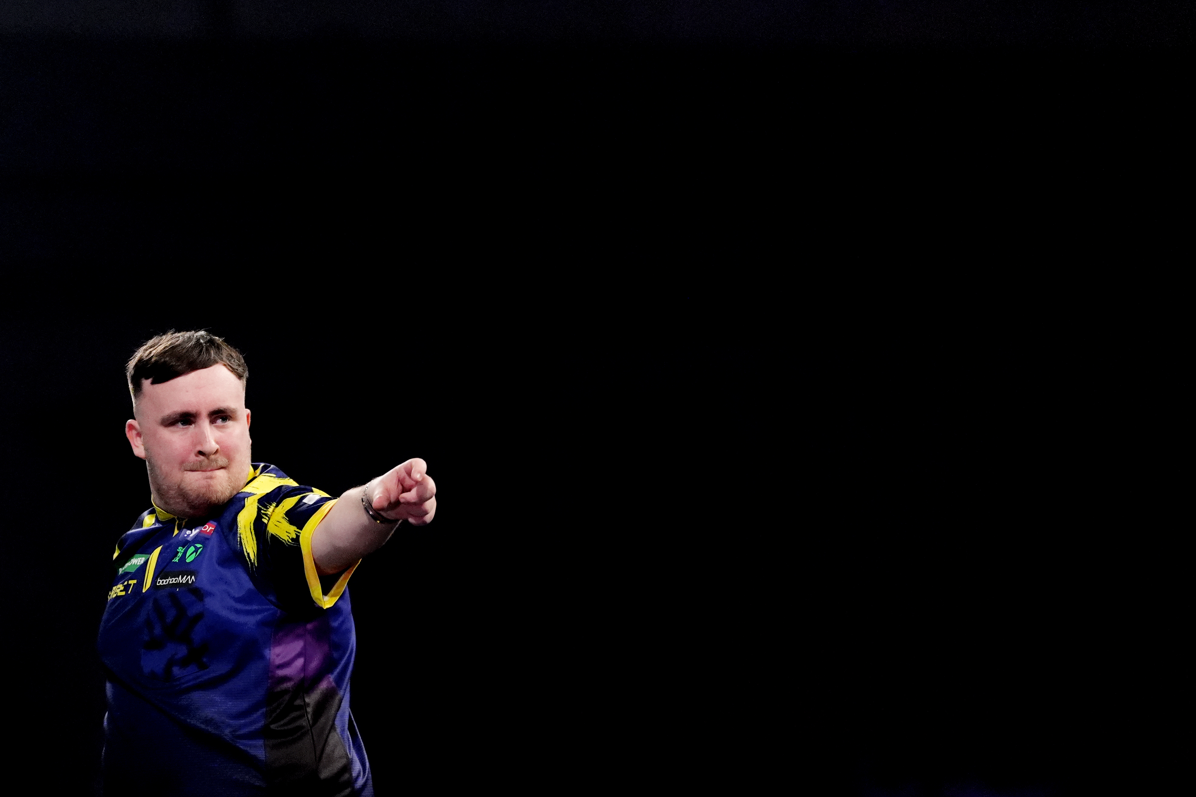 Luke Littler closes on World Championship title repeat with win over ...