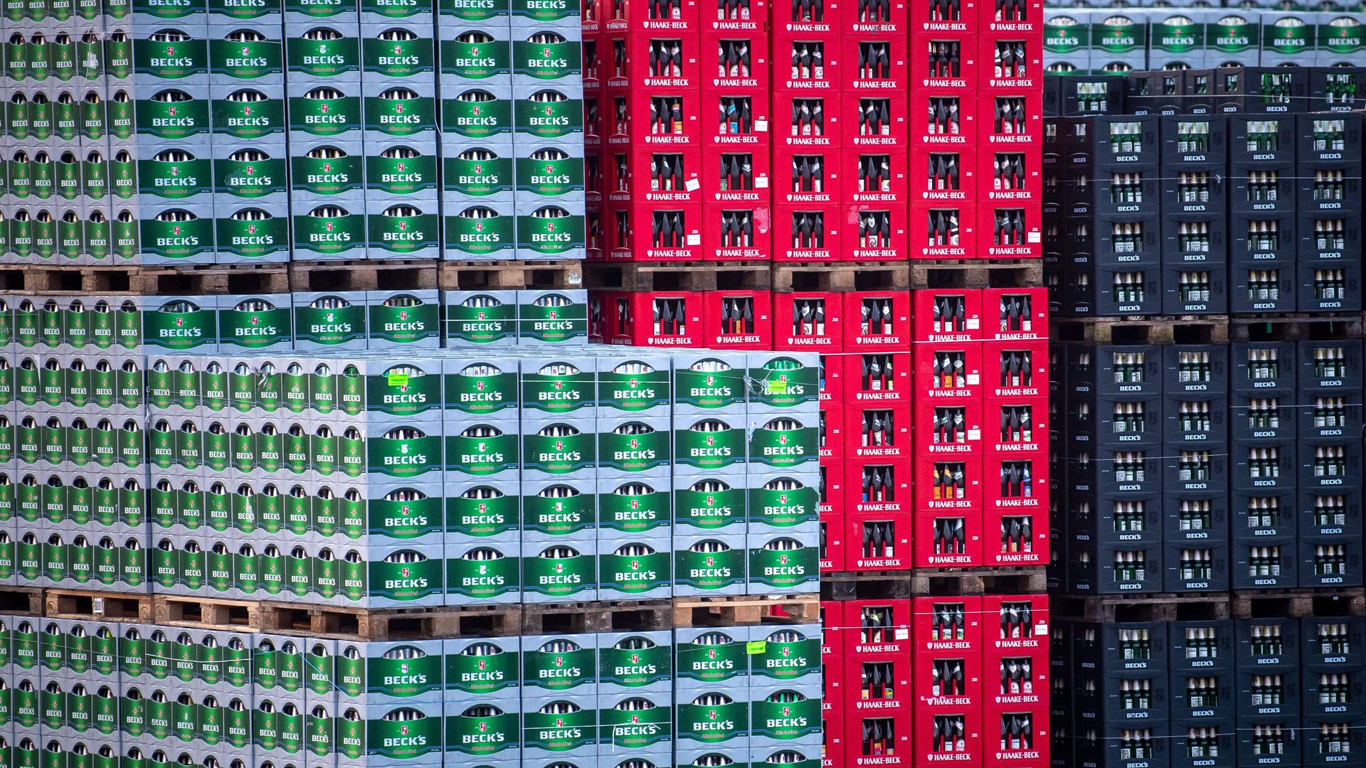 Bier: Edeka und AB InBev beenden Preisstreit