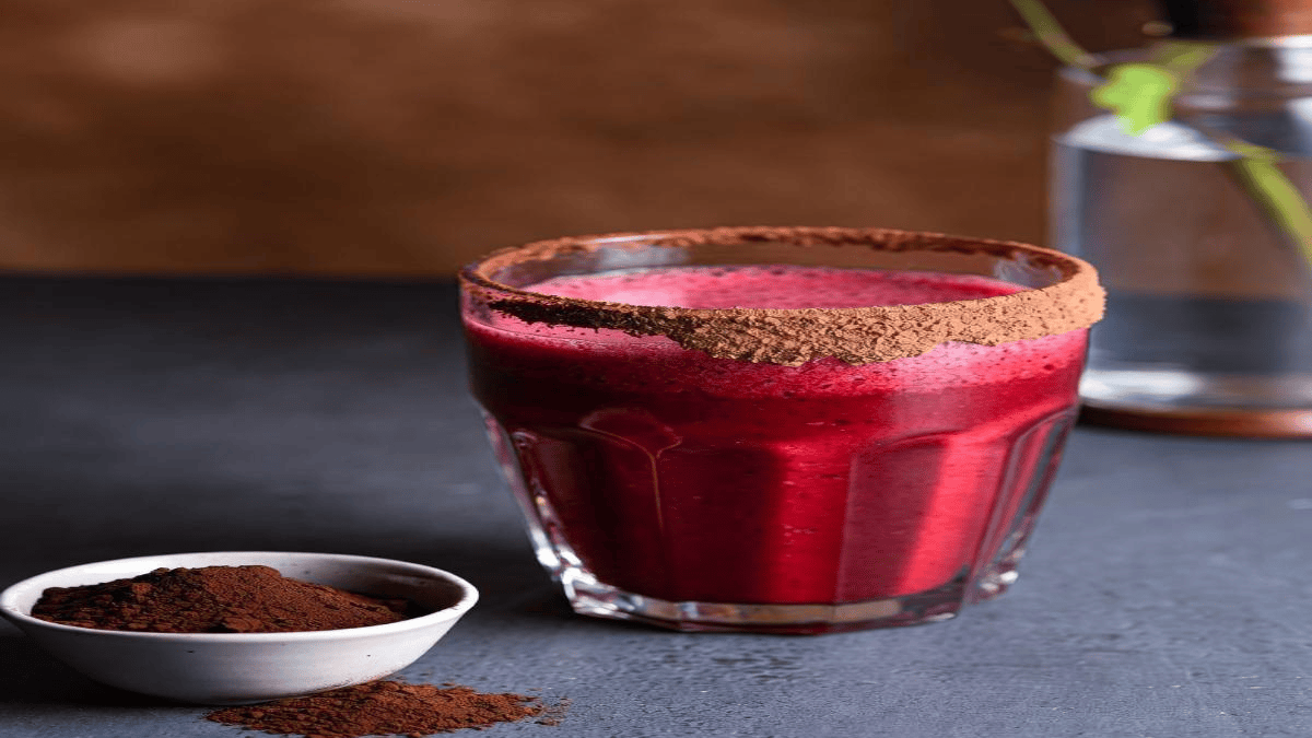 The surprising energy drink you can make at home: Beetroot juice with cocoa