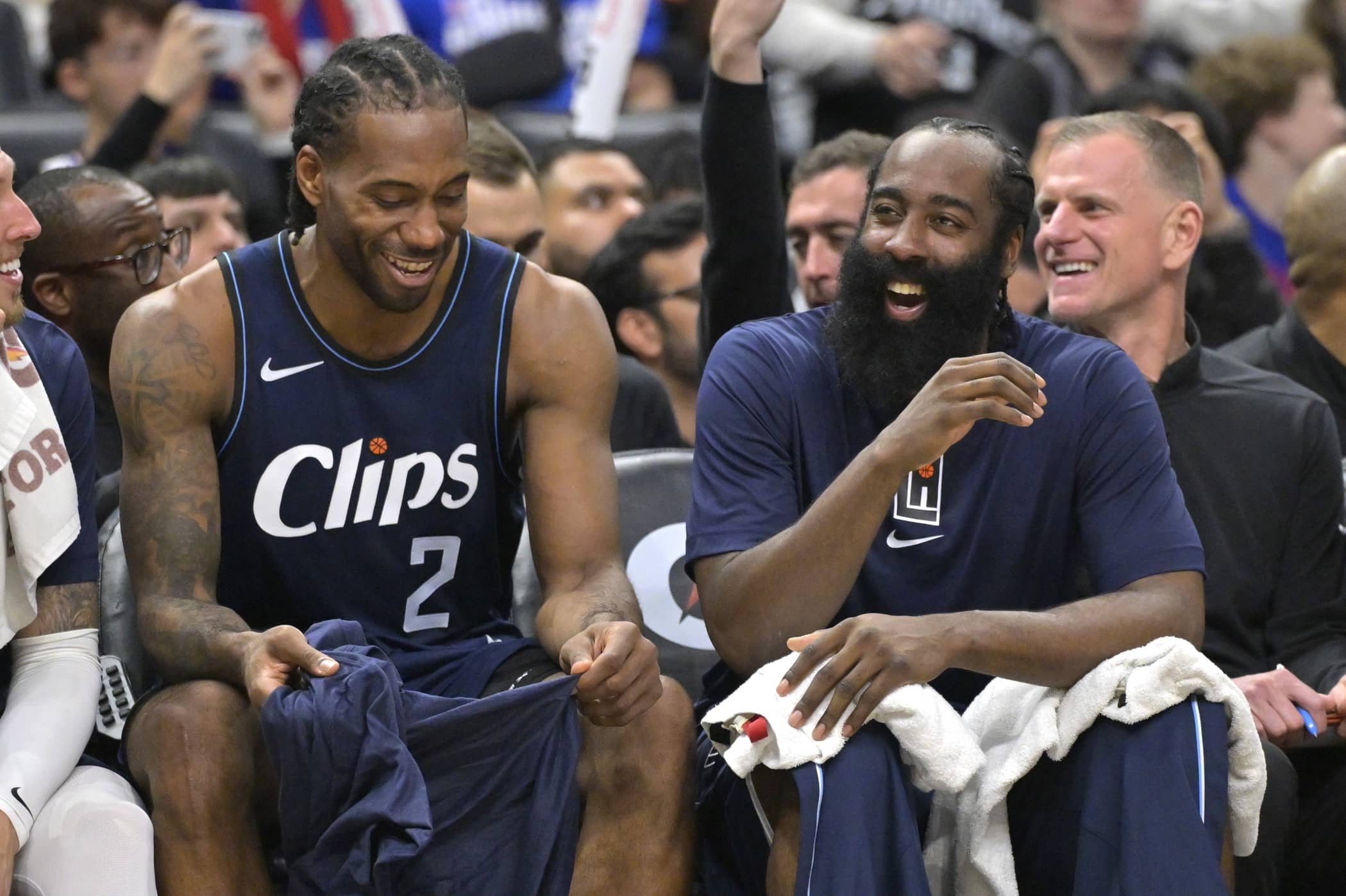 Kawhi Leonard has hilarious New Year’s resolution for James Harden