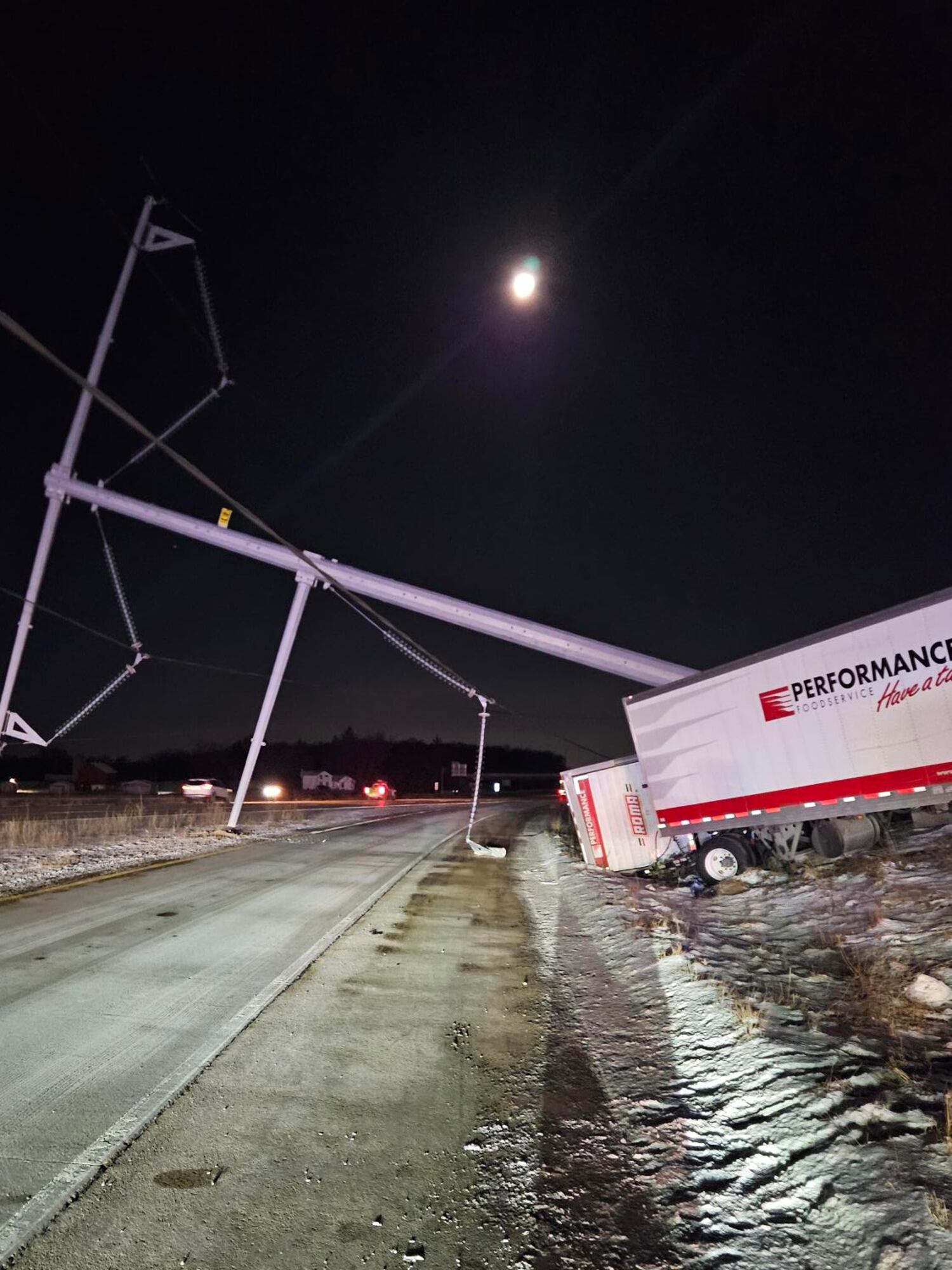 Semi crashes into power pole near McFarland causing I-39/90 closures
