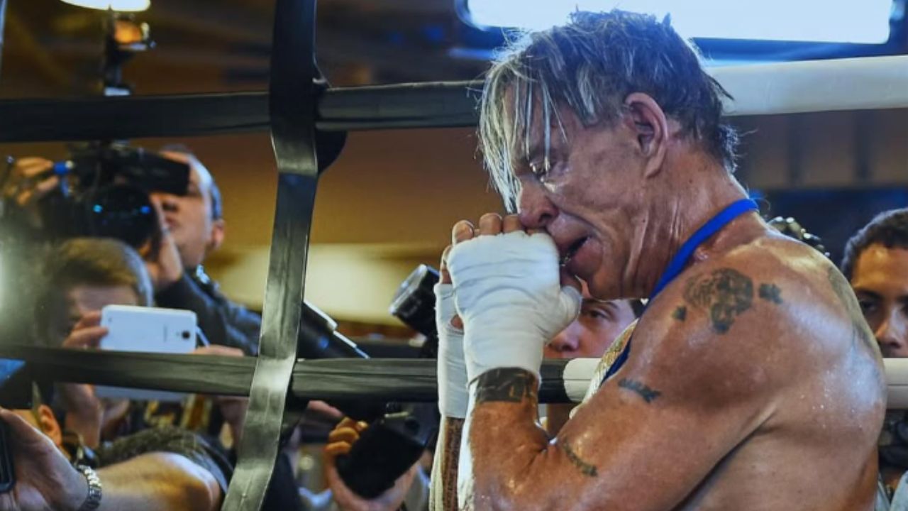 Mickey Rourke je vystěhován ze svého domu v Los Angeles kvůli dluhu na ...