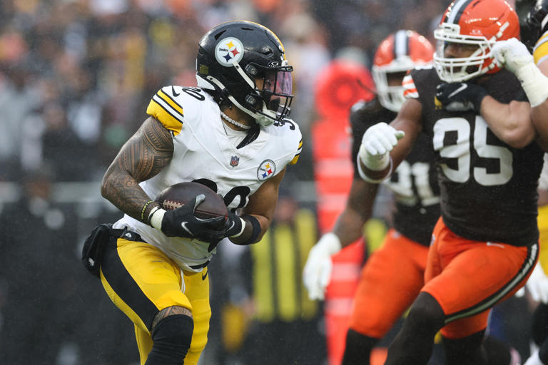 Steelers get encouraged to sign young, exciting RB to push Jaylen Warren