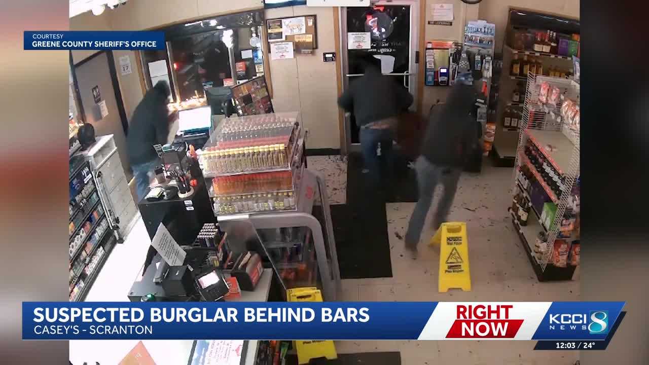 Iowa crime: Two charged in convenience store break-in caught on camera