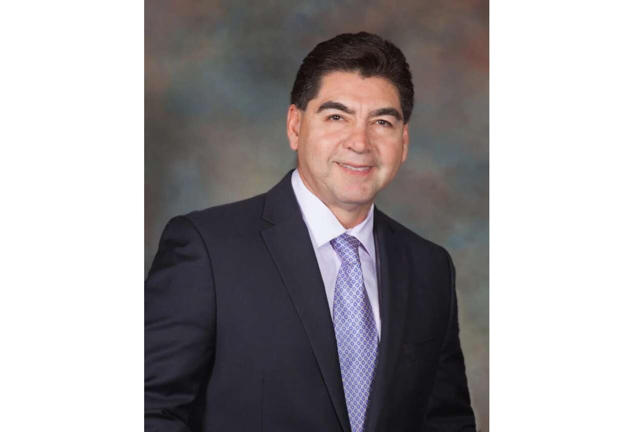 Gov. Abbott urges Mexico to extradite suspect in Texas official's killing