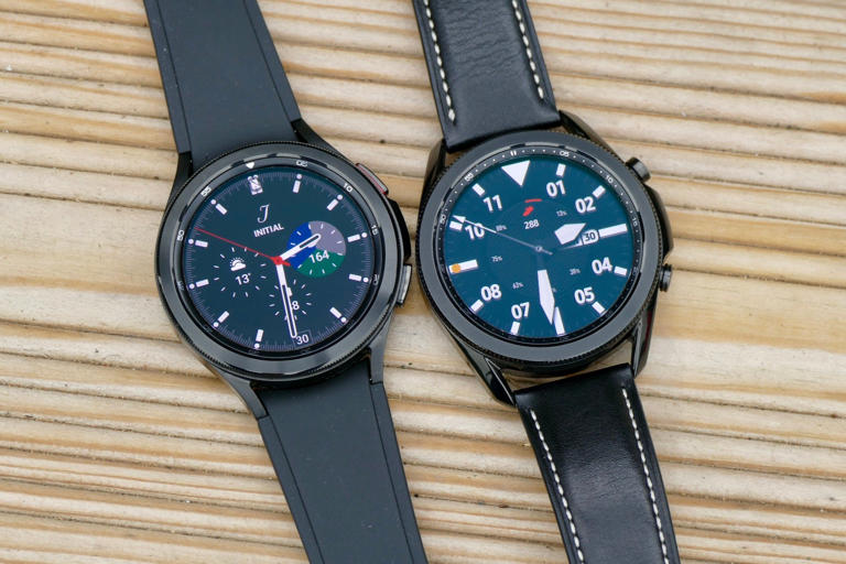 Samsung halts Galaxy Watch 4 update after users report battery drain ...