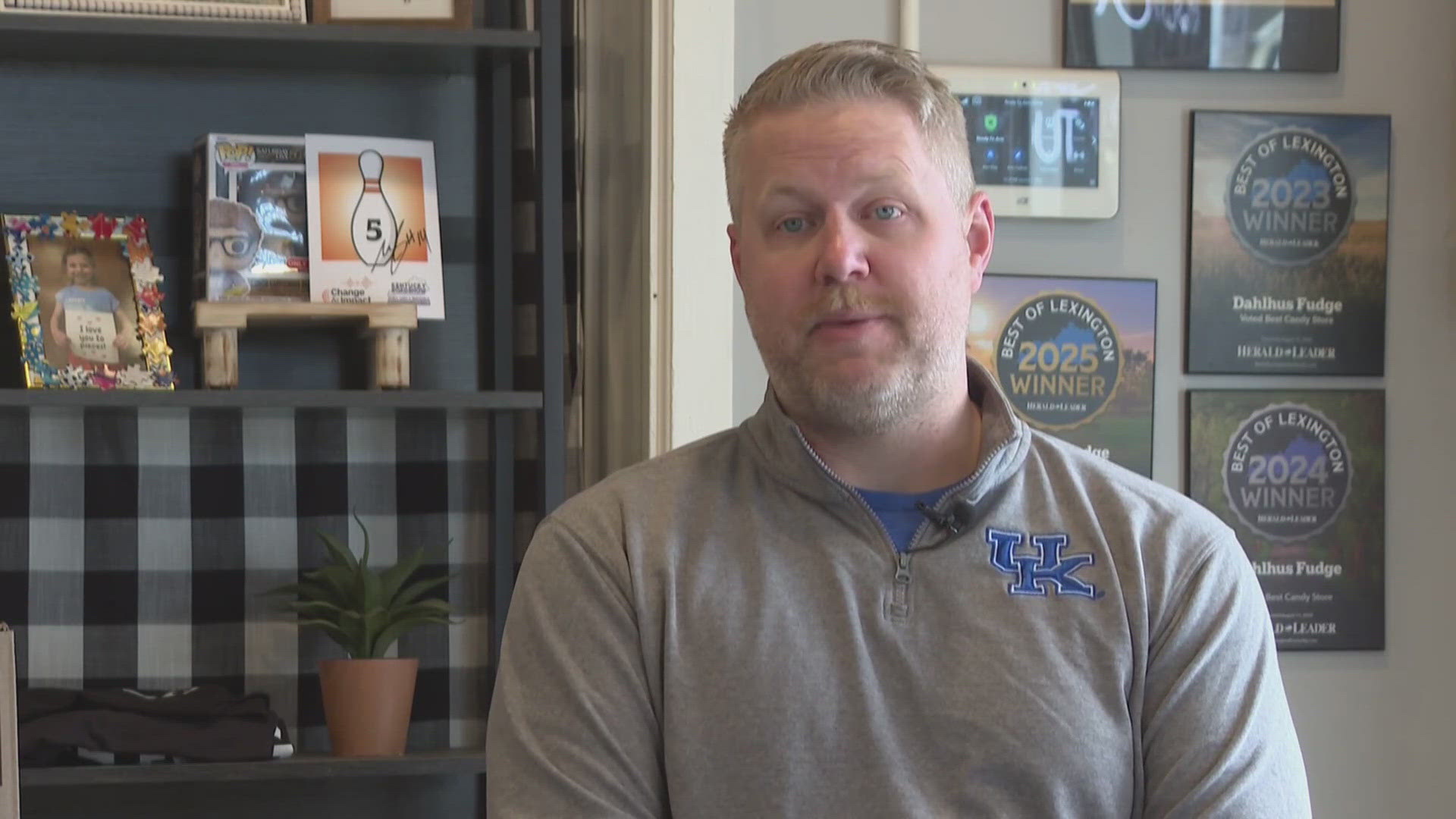 Kentucky fudge shop owner uses TikTok fame to pay student lunch debt