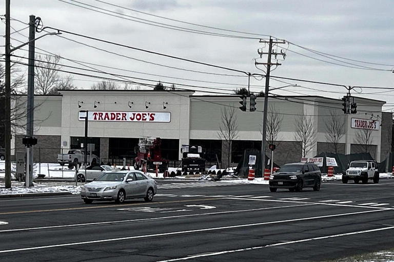 Store signs go up, Trader Joe’s appears to be near opening in Miller Place