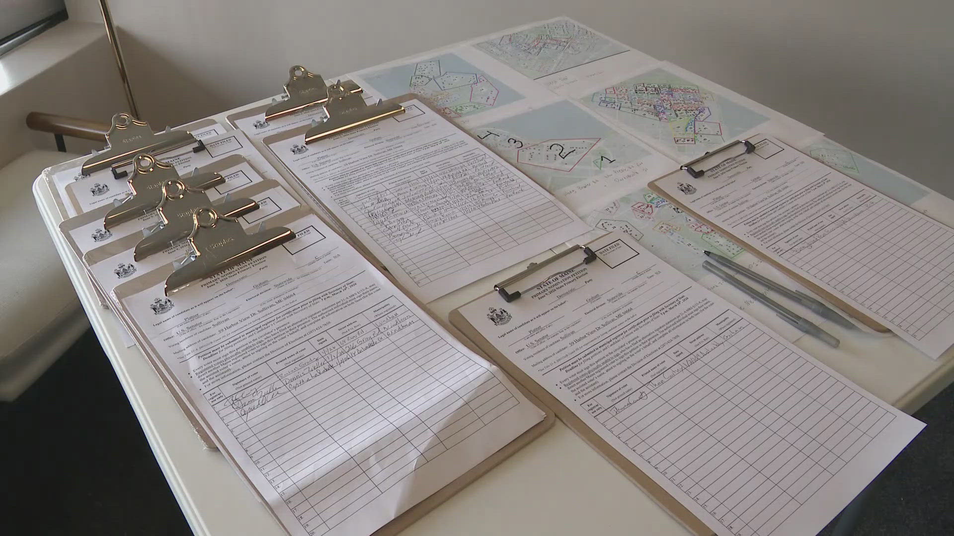 Senate hopefuls gather signatures