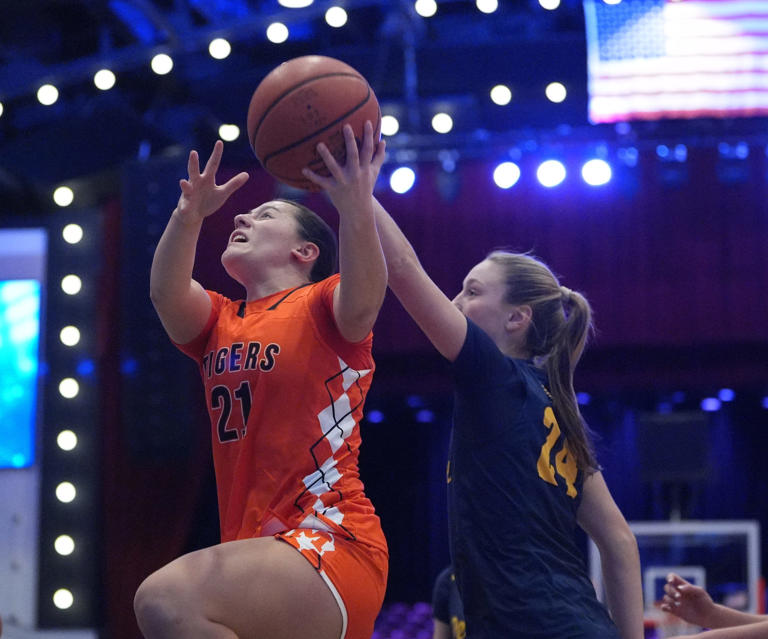 YMA, Mamaroneck girls win big in Westchester Slam Dunk basketball showcase