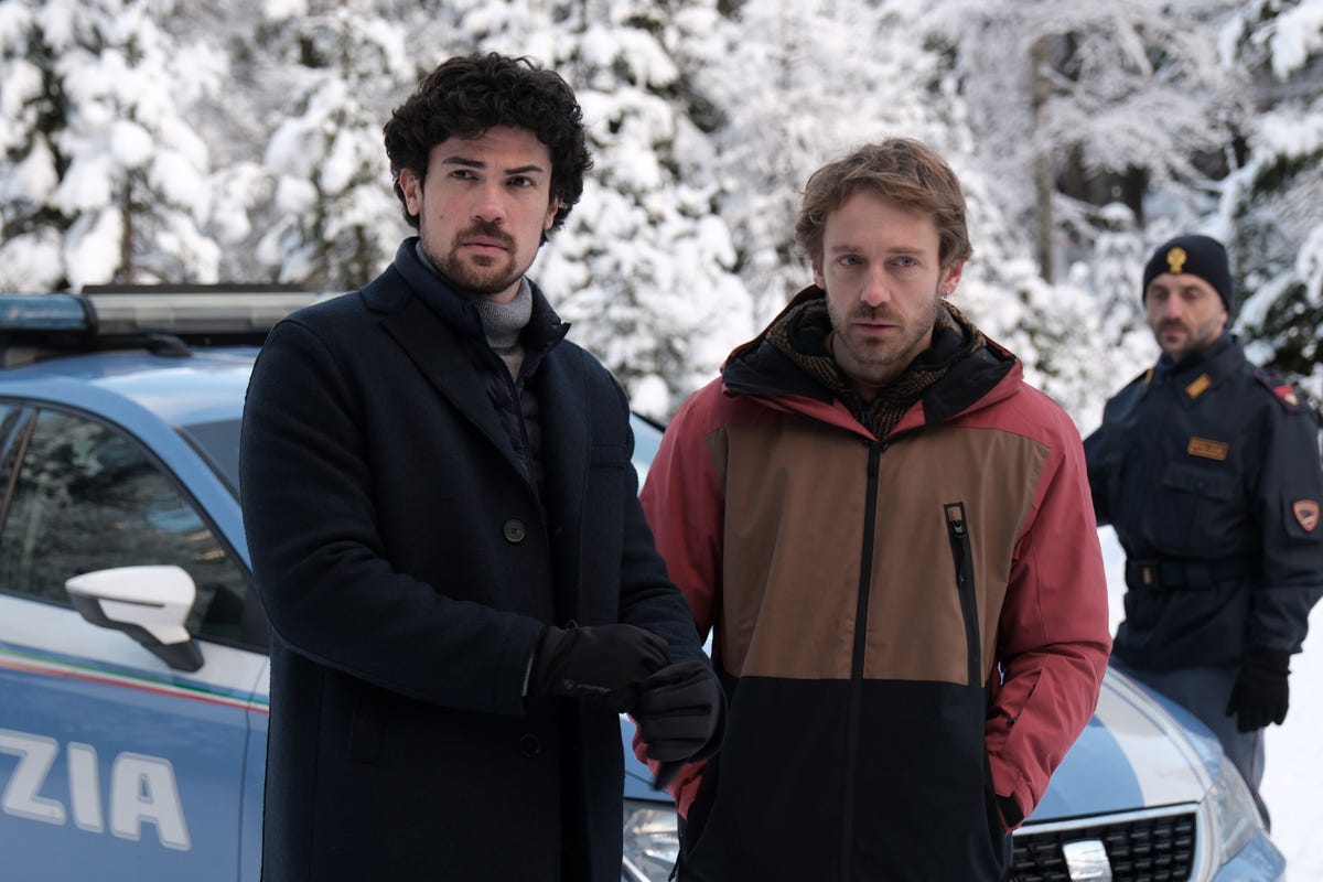 Ready to binge! All 6 episodes of crime drama with "straight-talking ...