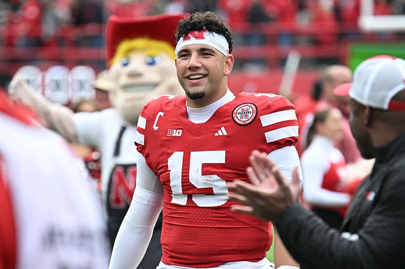 Big Ten school emerges as favorite for Notre Dame QB on first day of ...