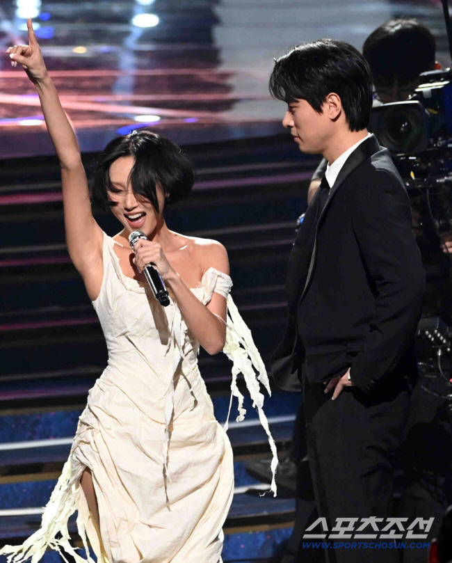 Hwasa's secret to keeping in the 40kg range Running on an empty stomach ...