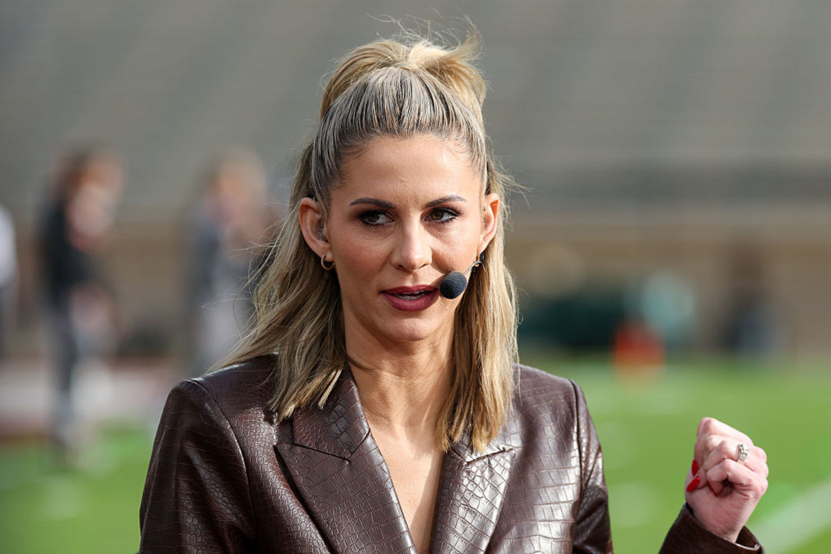 ESPN reporter Laura Rutledge draws attention with live TV hustle