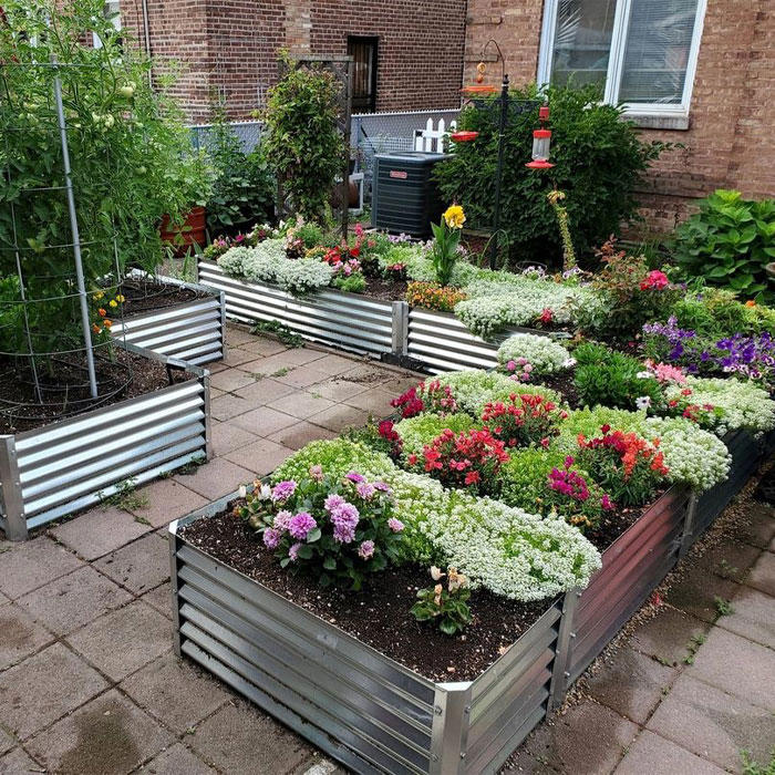 19 flower bed edging ideas that are cheap, charming, and totally doable