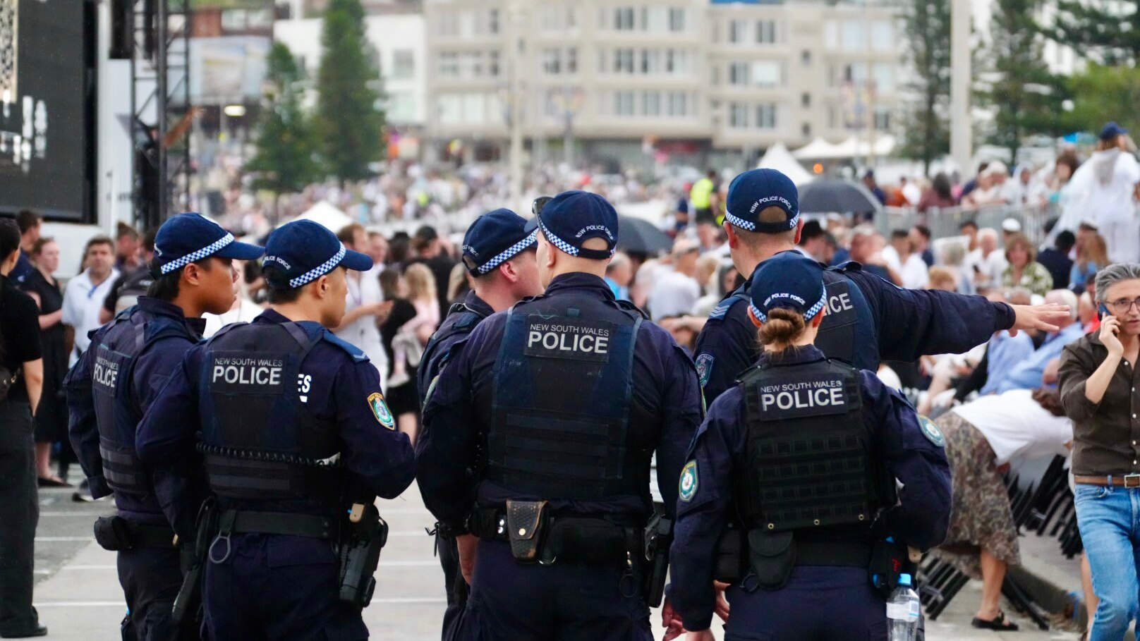 NSW Police riot squad to carry long-arm firearms at Sydney Ashes series ...