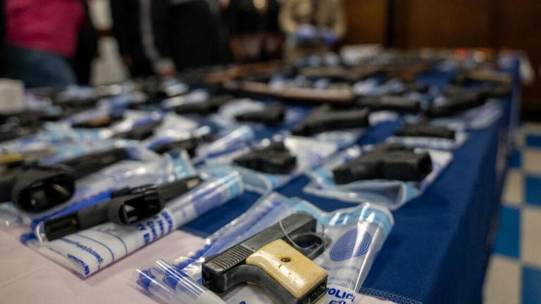 California ban on openly carrying guns 'unconstitutional', rules US ...