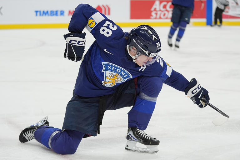 Finland stuns 2-time defending champ US 4-3 in OT in world junior ...
