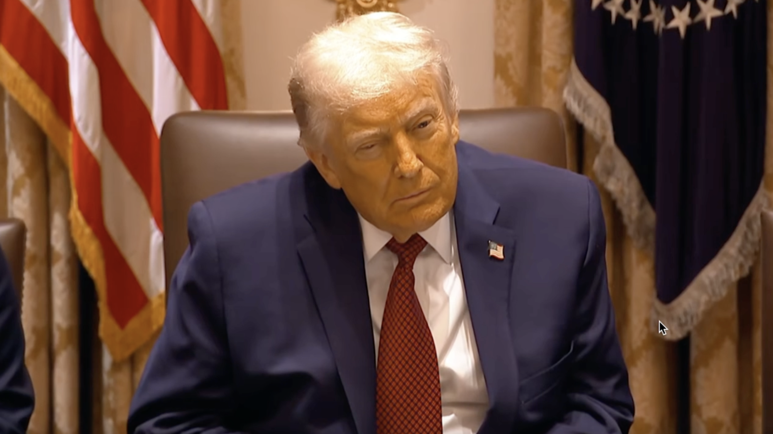 'Nobody else': Trump scolds the press, says they 'aren't allowed' in ...