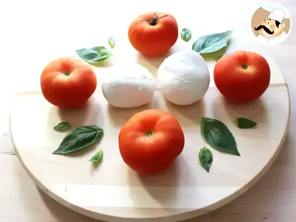 Ensalada caprese fresca italiana