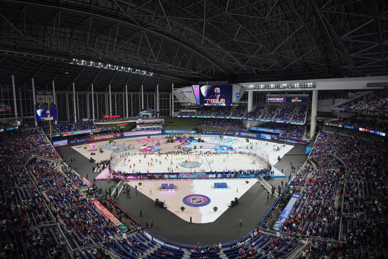 Panthers and Rangers play outdoor hockey game in Miami, replete with ...
