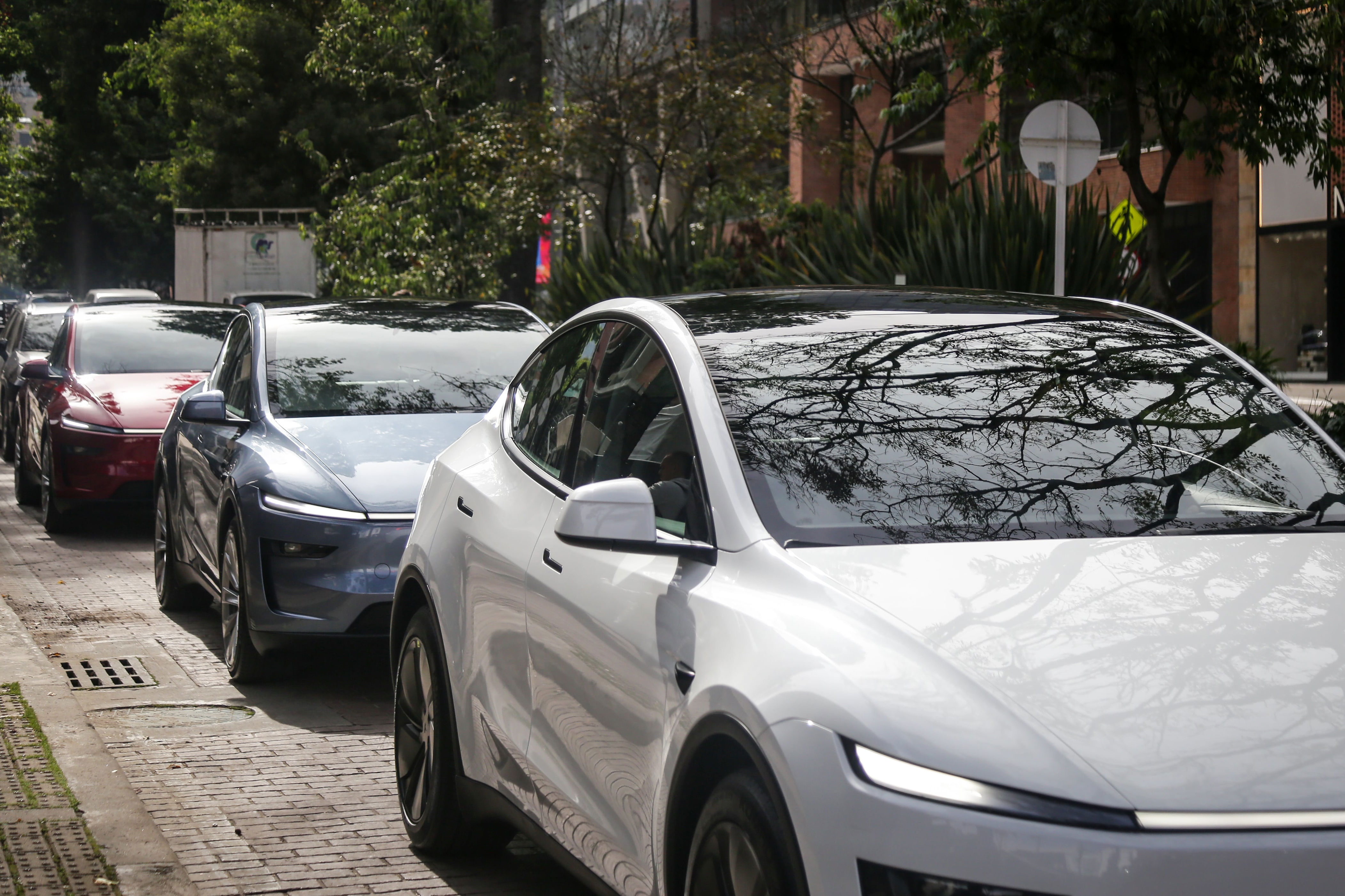 Reportan un aumento de carros Tesla en Medellín: hay más de 750 en la ...