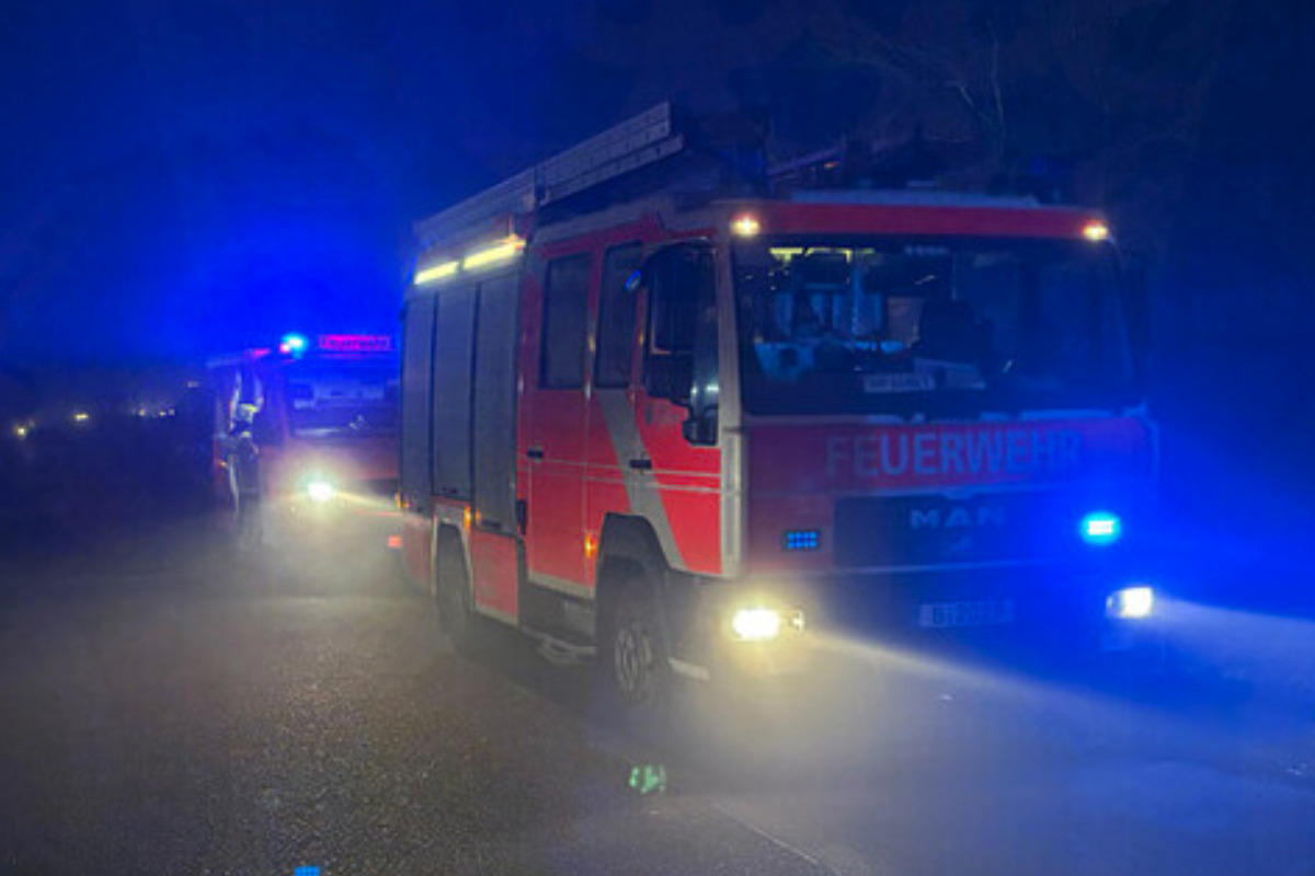 Kellerbrand in Hellersdorf löst besonderen Alarm bei Feuerwehr aus ...